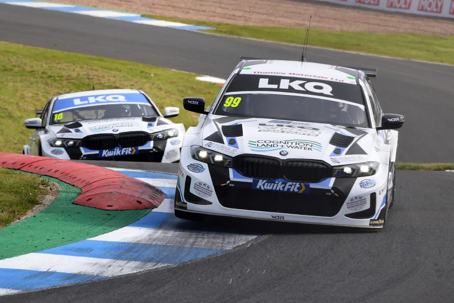 Maiden pole for BMW rookie Rainford at Knockhill as WSR romp to 1-2-3 ...