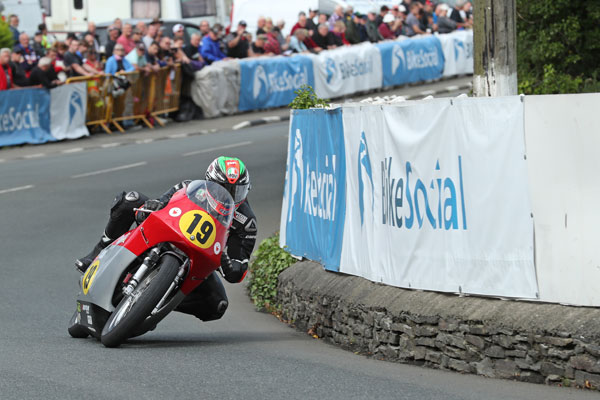 James Hillier and Dan Cooper return to Classic TT Races with CSC Racing ...