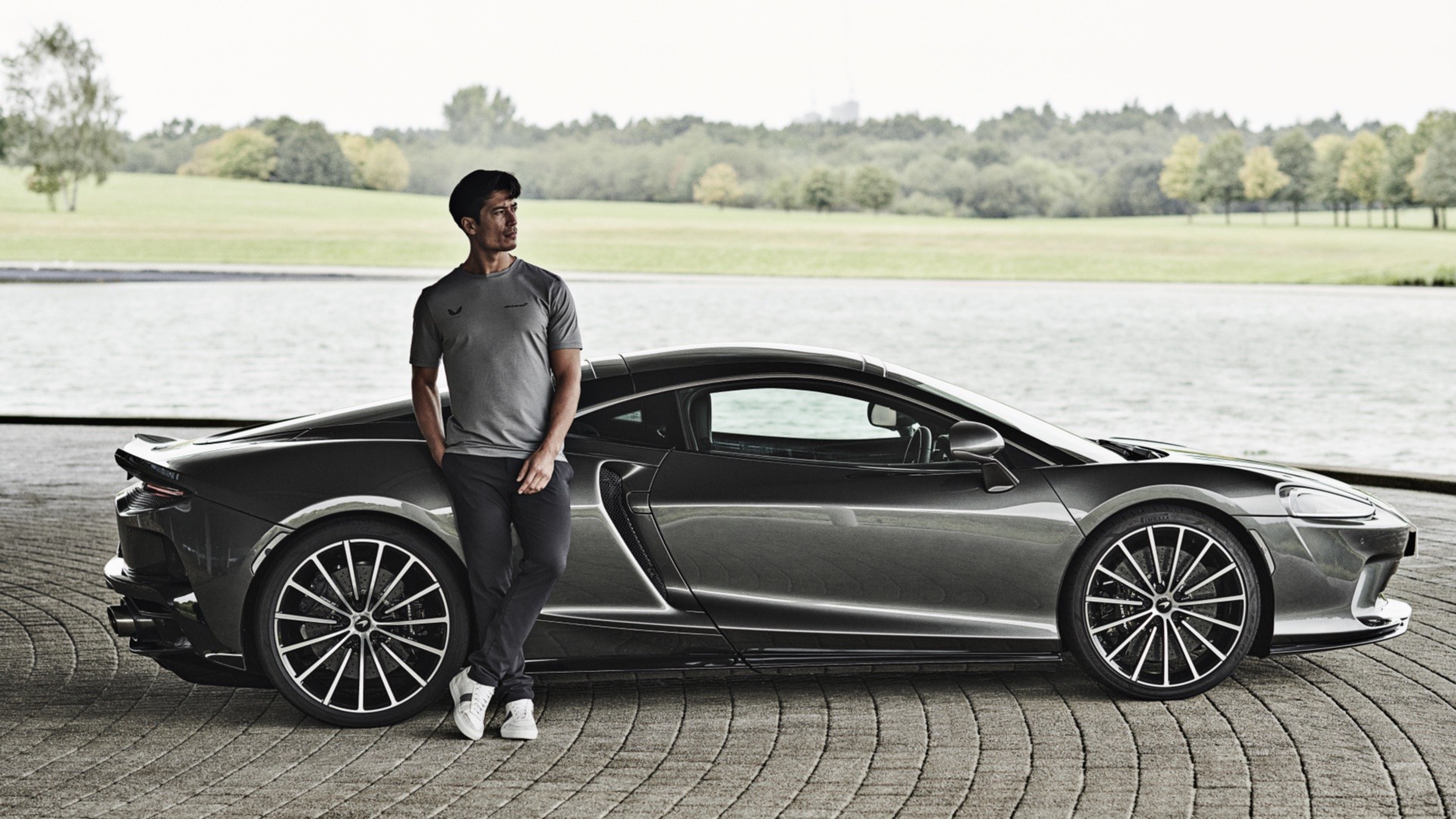McLaren & Castore unveil Black Edition Sportwear Range | Modus Vivendi ...